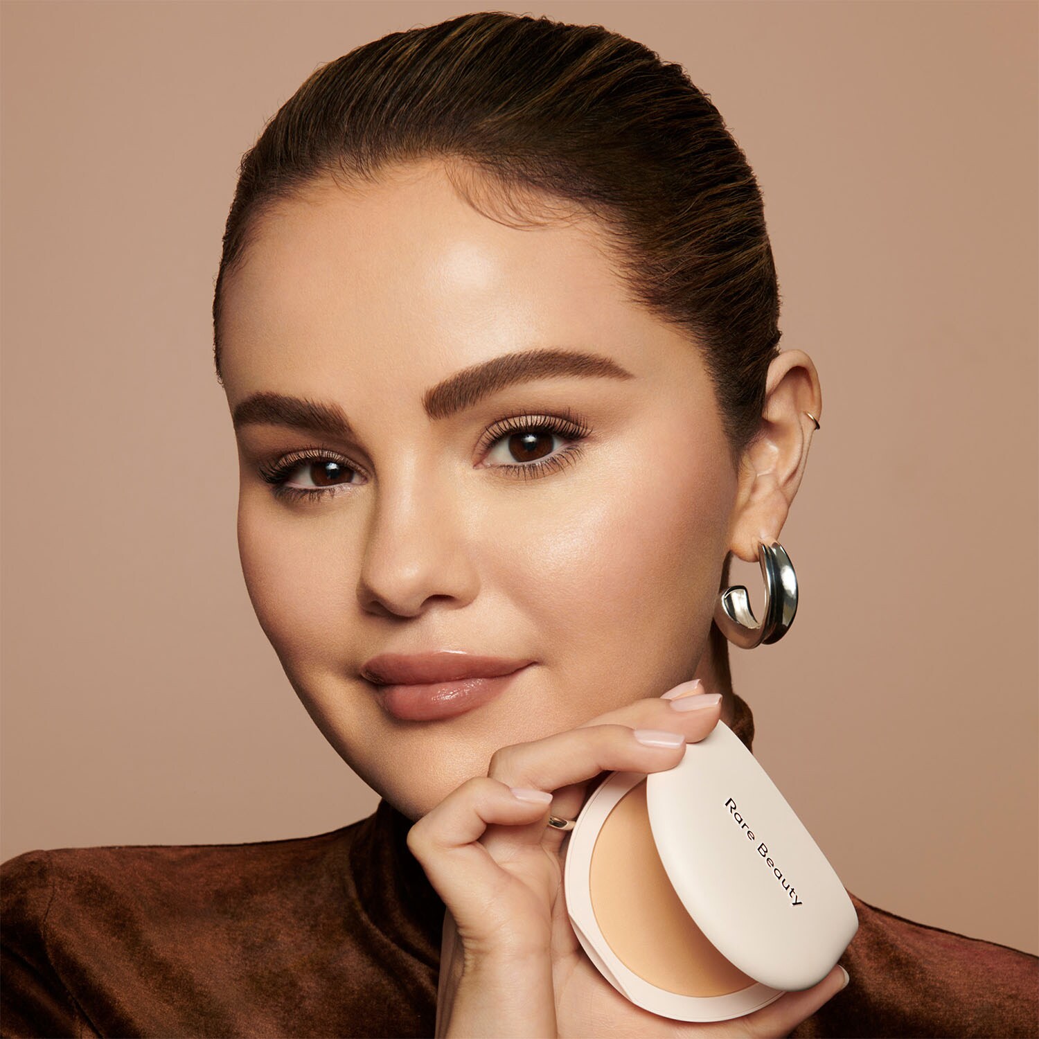 Tinted Pressed Powder - Cipria colorata compatta di finish di RARE ...