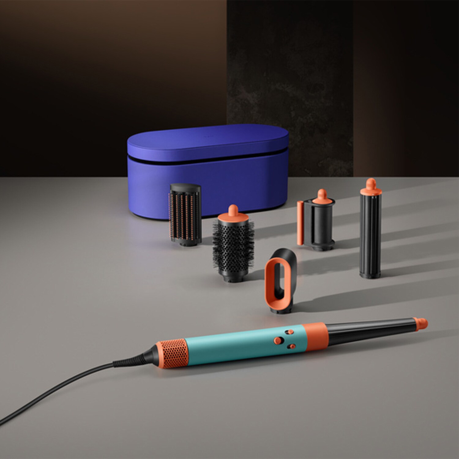 Dyson Airwrap i.d.™ Straight+Wavy - Capelli lisci o ondulati di DYSON ≡ SEPHORA