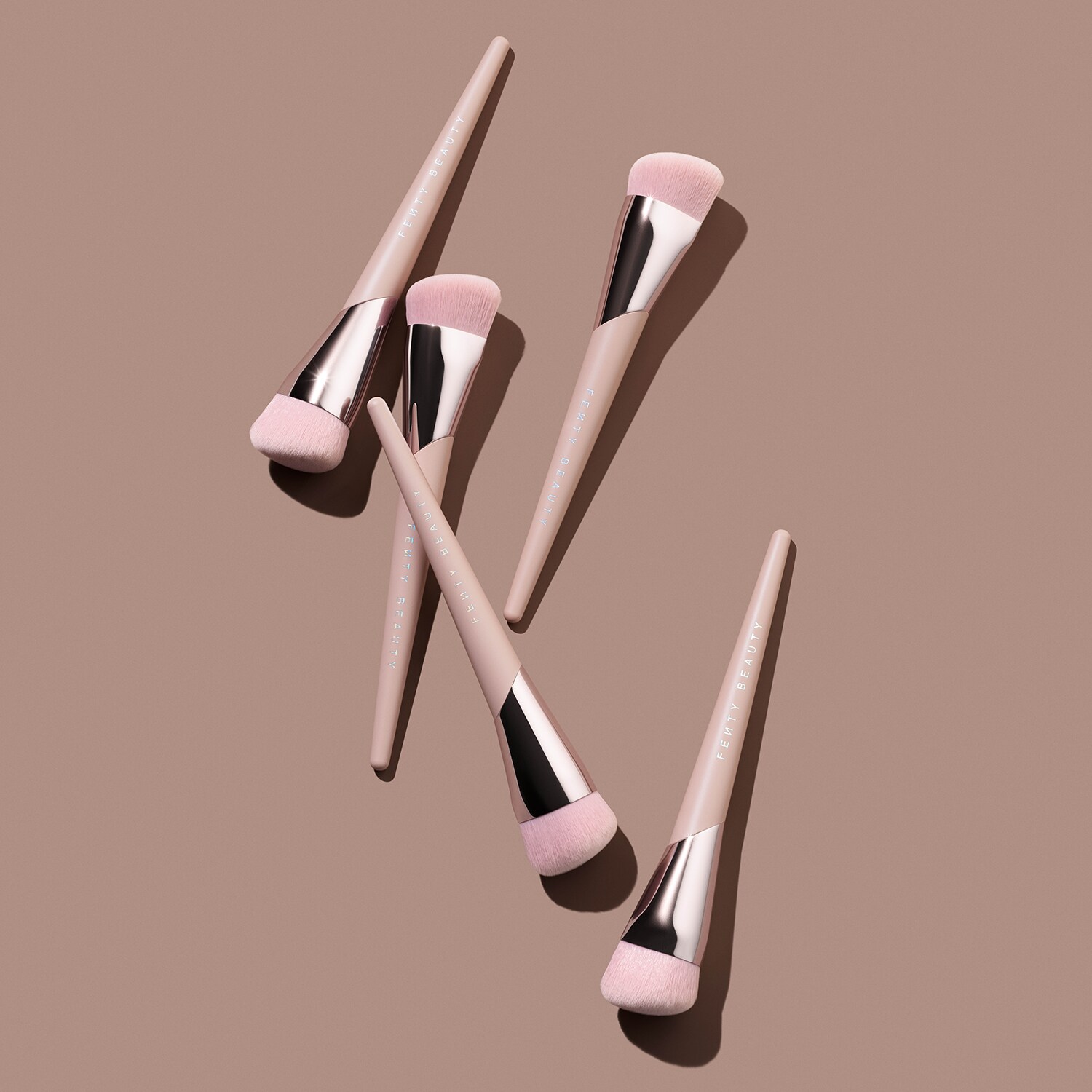 FENTY BEAUTY Precision Foundation Brush 145 - Pennello make-up ≡ SEPHORA